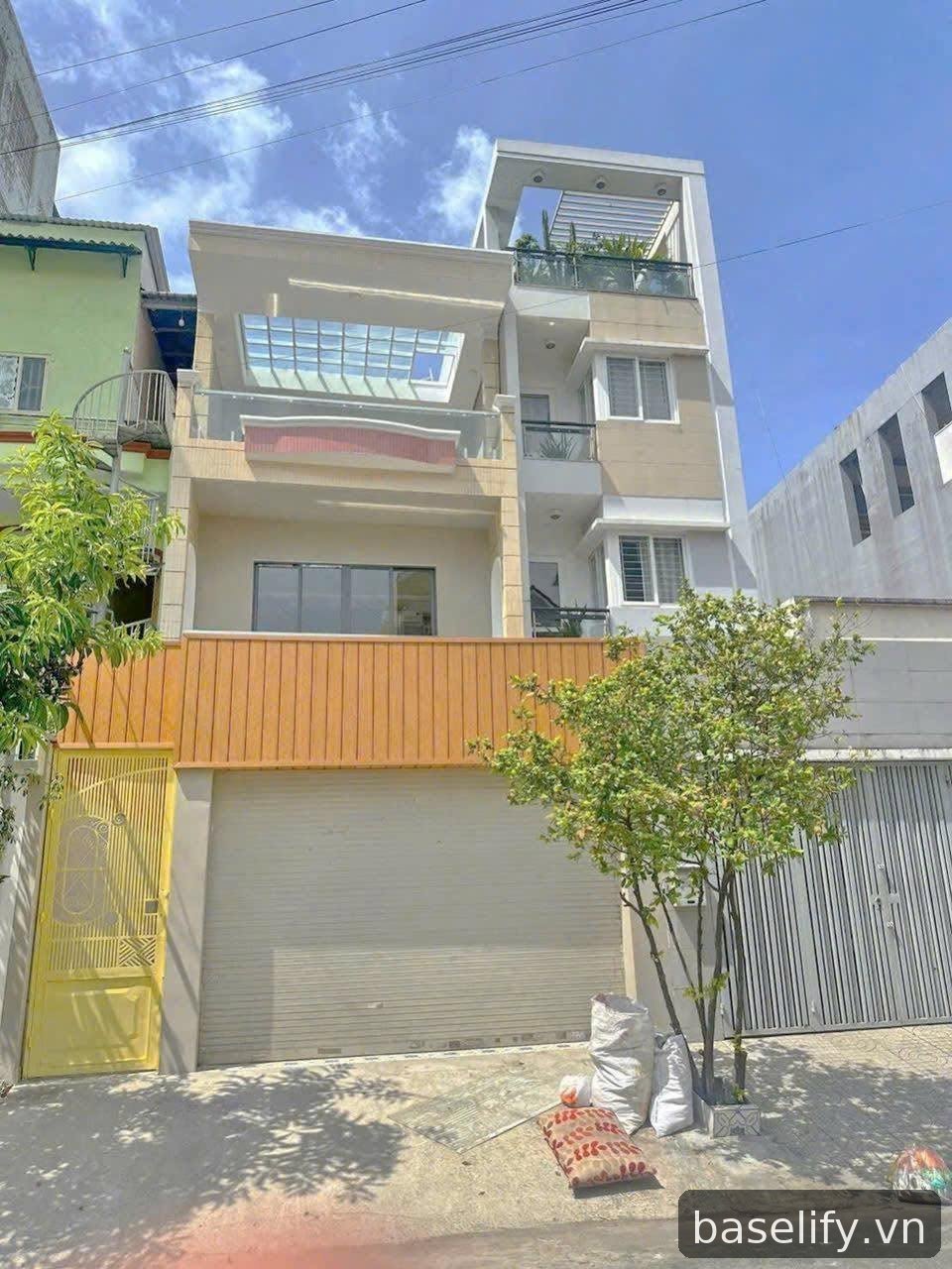 Bán nhà 3 tầng Phường Tân Quy Quận 7. Gần Phú MỸ Hưng 285m2, Giá 18,5 ...